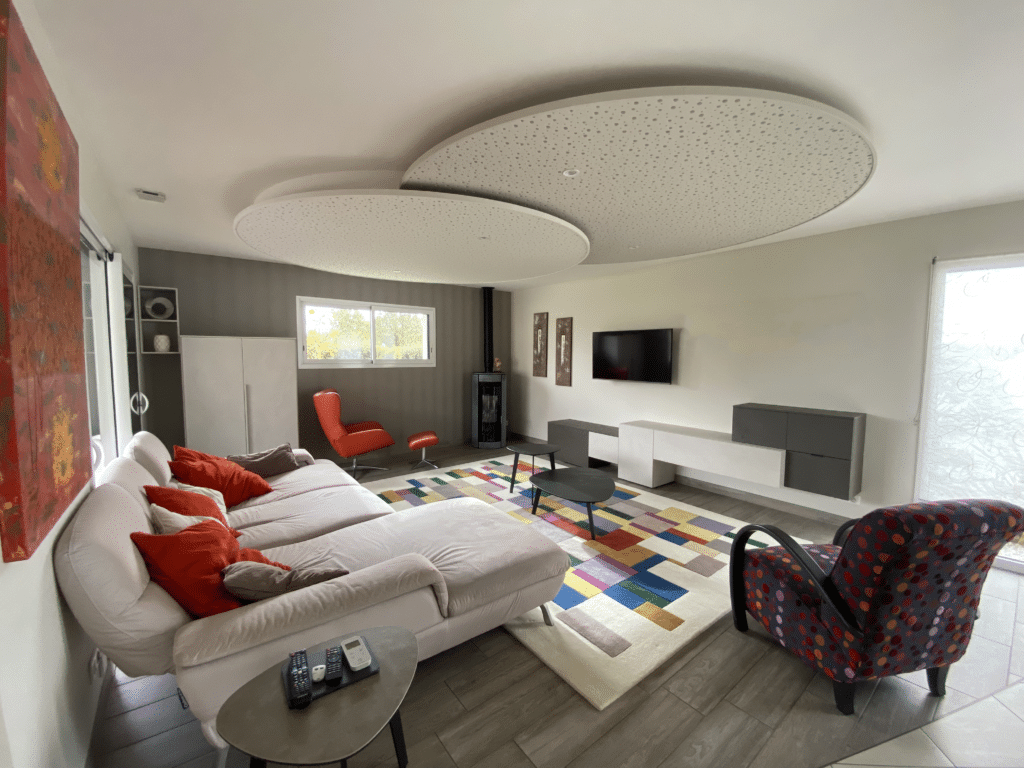 Salon design coloré - Maison Gobin